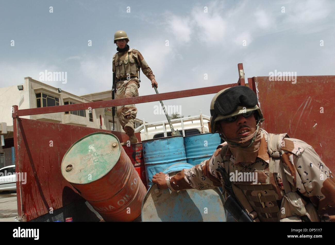 Aug 29, 2006; Bayji, Saluhiddin, IRAQ; Iraqi soldiers pull down 55 ...