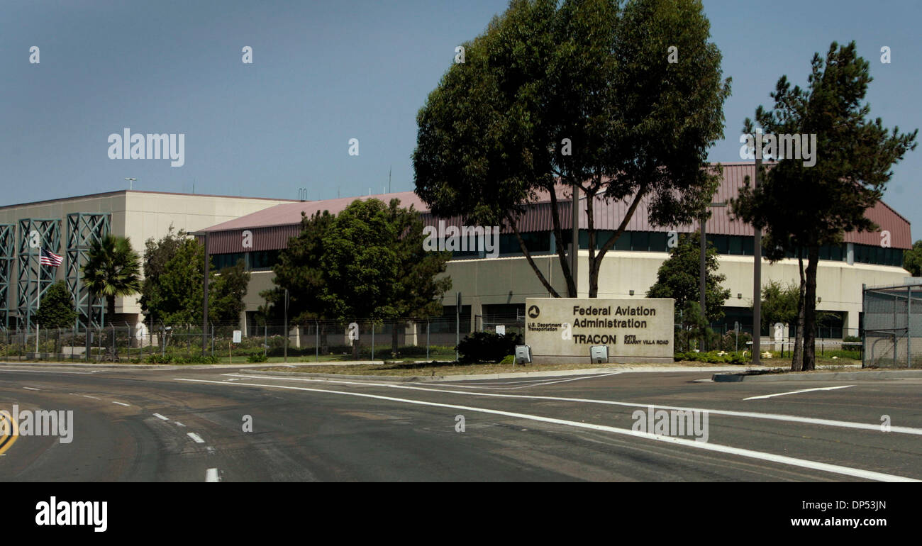 Approach control facility hi-res stock photography and images - Alamy