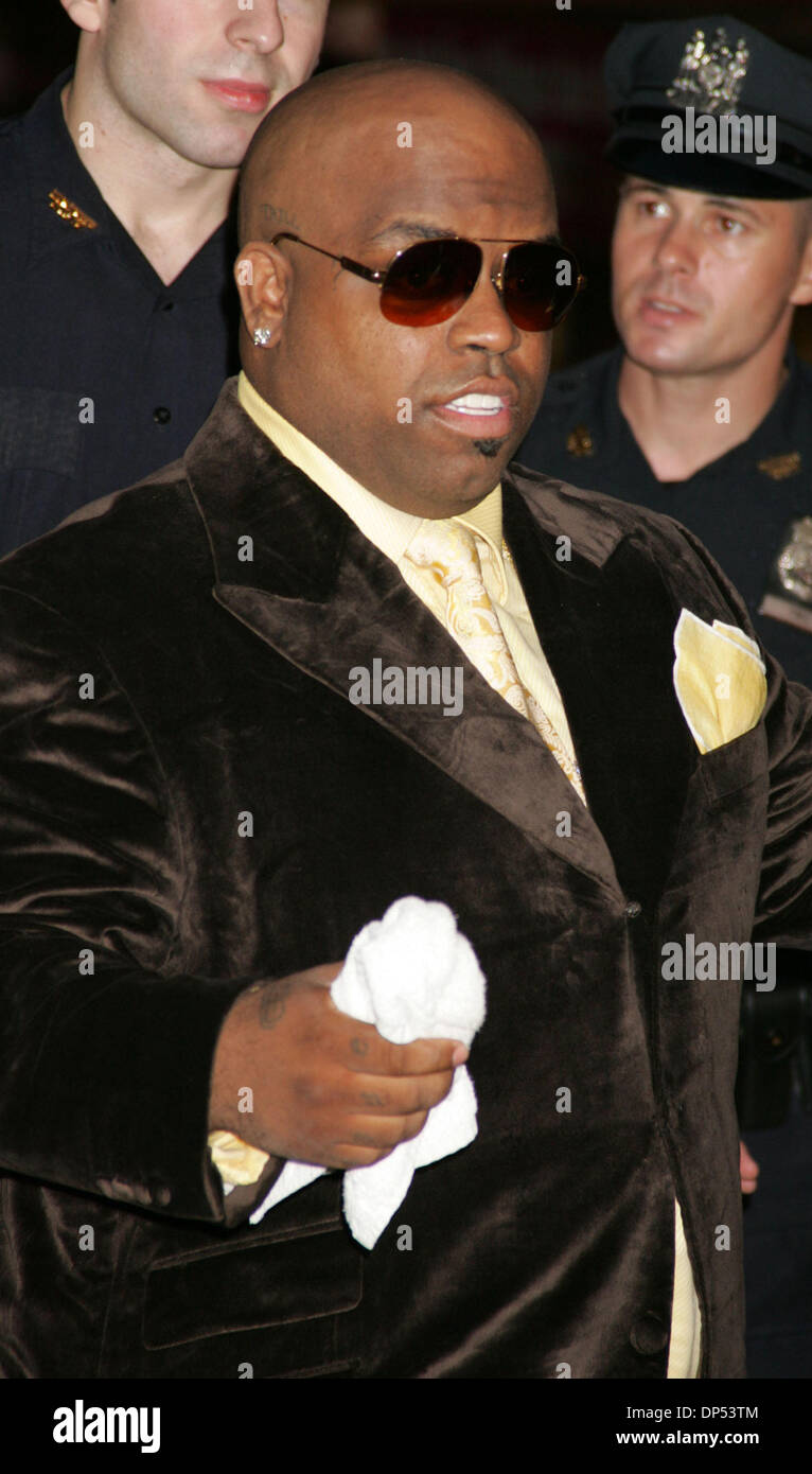Gnarls barkley 2006 hi-res stock photography and images - Alamy