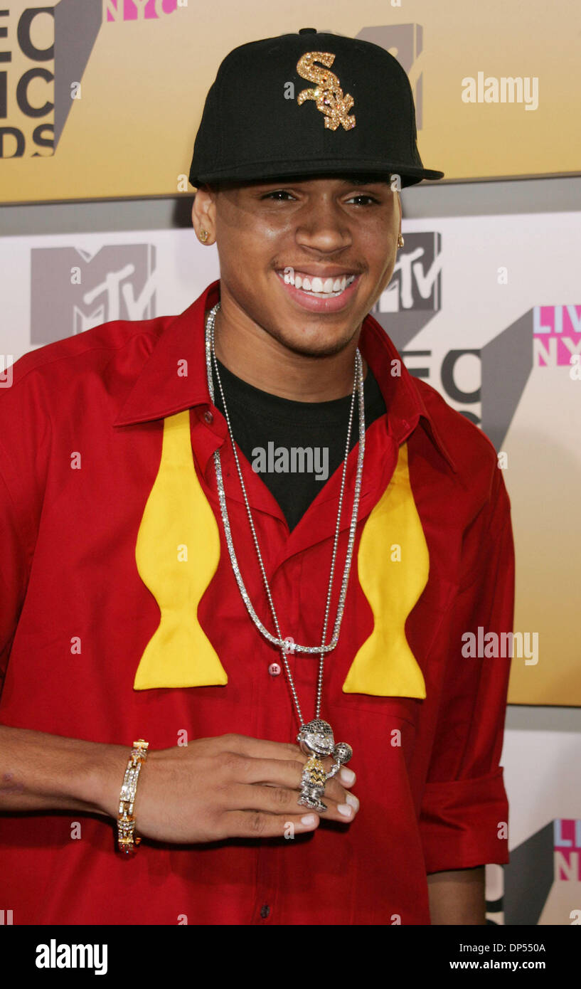 Chris brown singer 2006 hi-res stock photography and images - Alamy