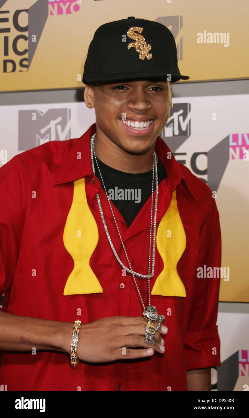 Chris brown singer 2006 hi-res stock photography and images - Alamy
