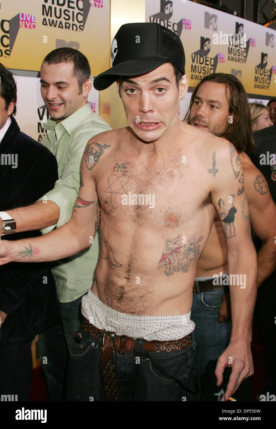 Jackass mtv hi-res stock photography and images - Alamy