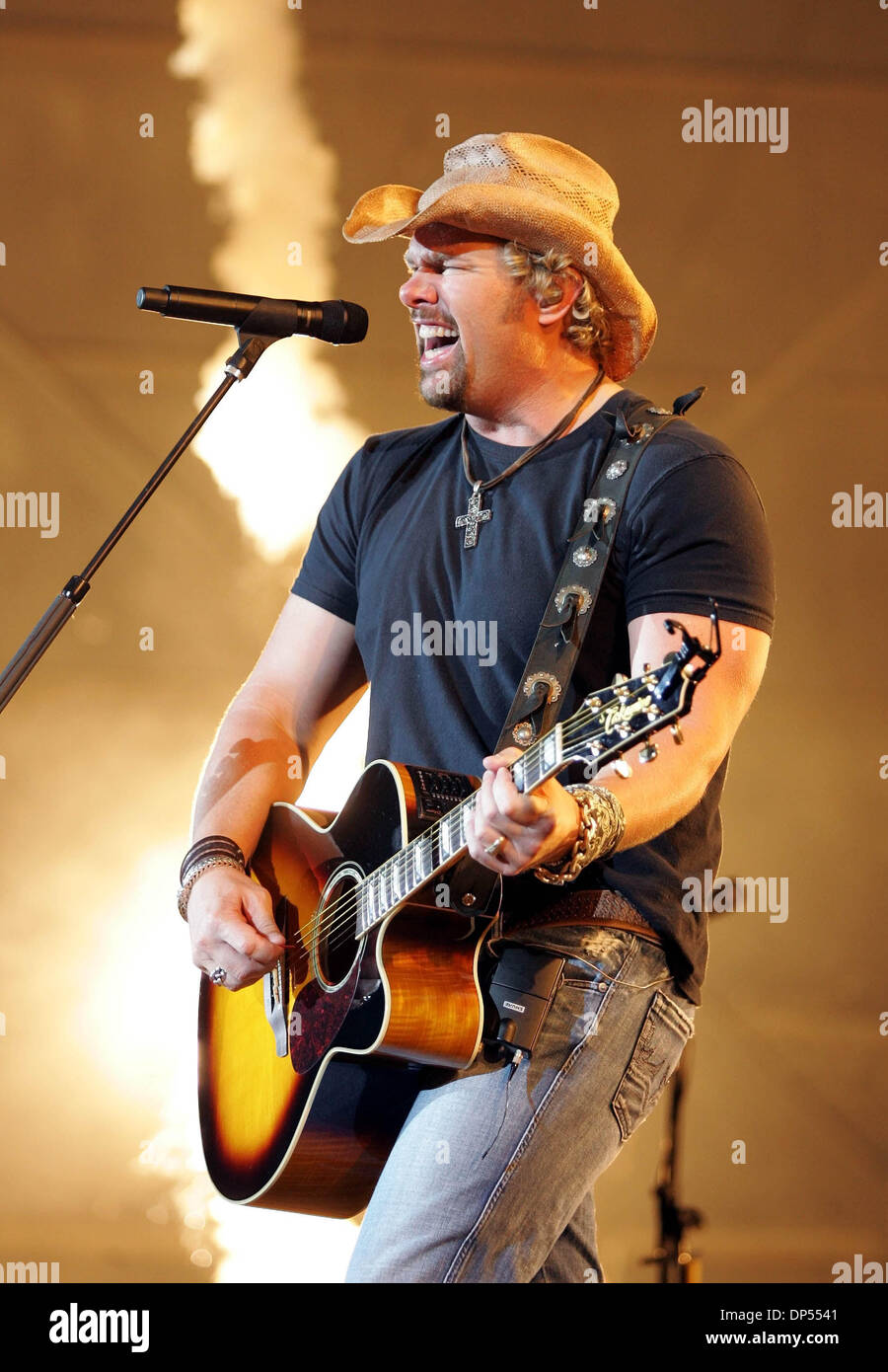 Toby keith tour hi-res stock photography and images - Alamy