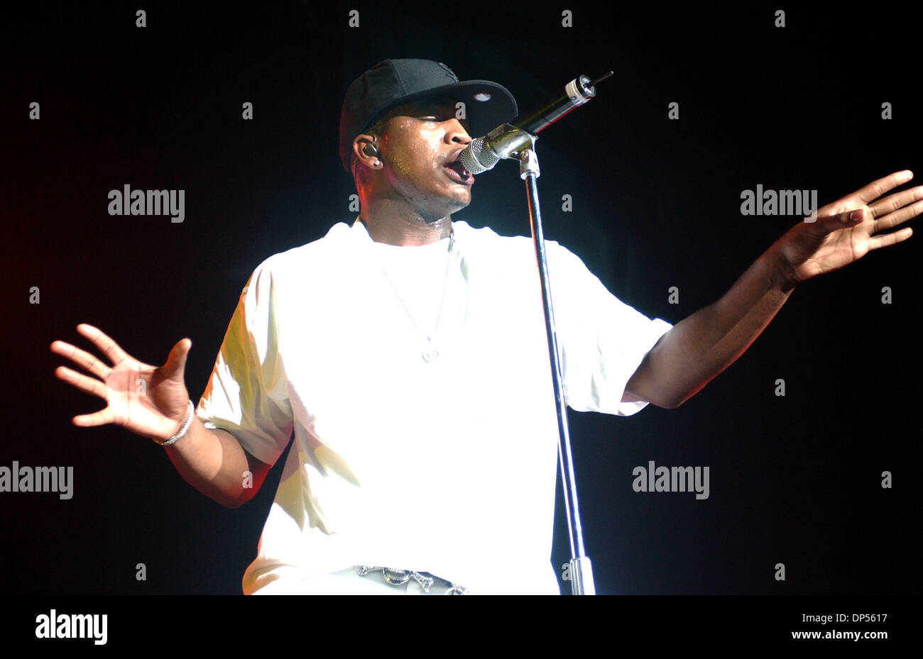 Sep 03, 2006; Raleigh, NC, USA; Rap Artist NEYO performs live as his ...