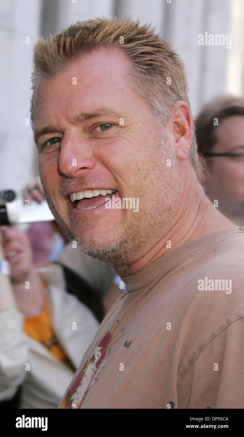 Sep 04, 2006; New York, NY, USA; Manager/father JOE SIMPSON at his ...
