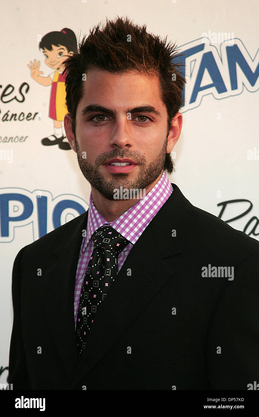 On desperate housewives wisteria lane hi-res stock photography and ...