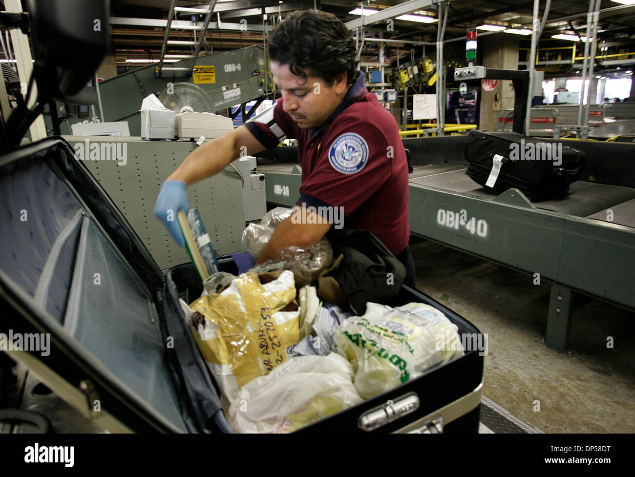 San francisco airport terminal 2 hi-res stock photography and images ...