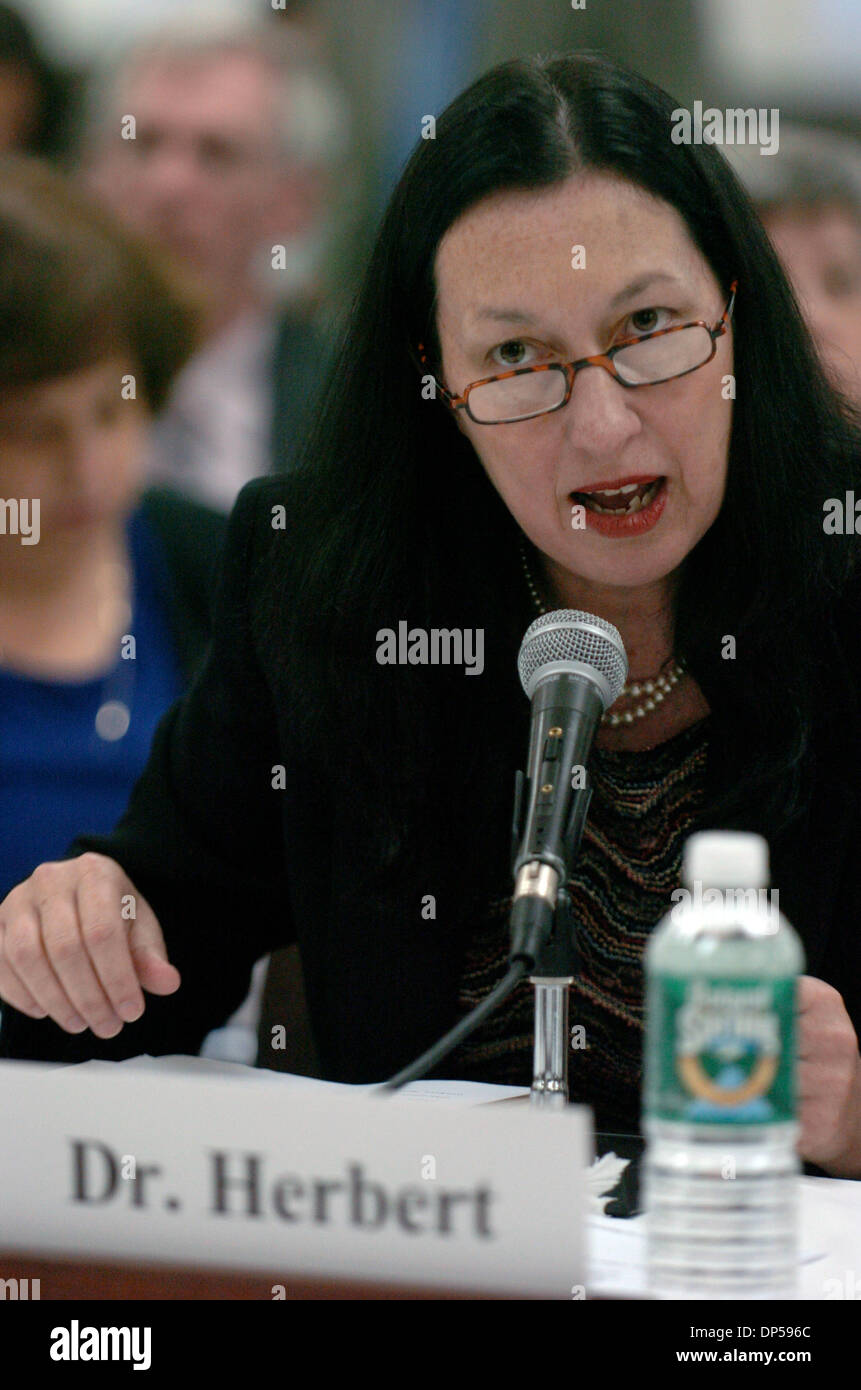 Dr robin herbert hi-res stock photography and images - Alamy