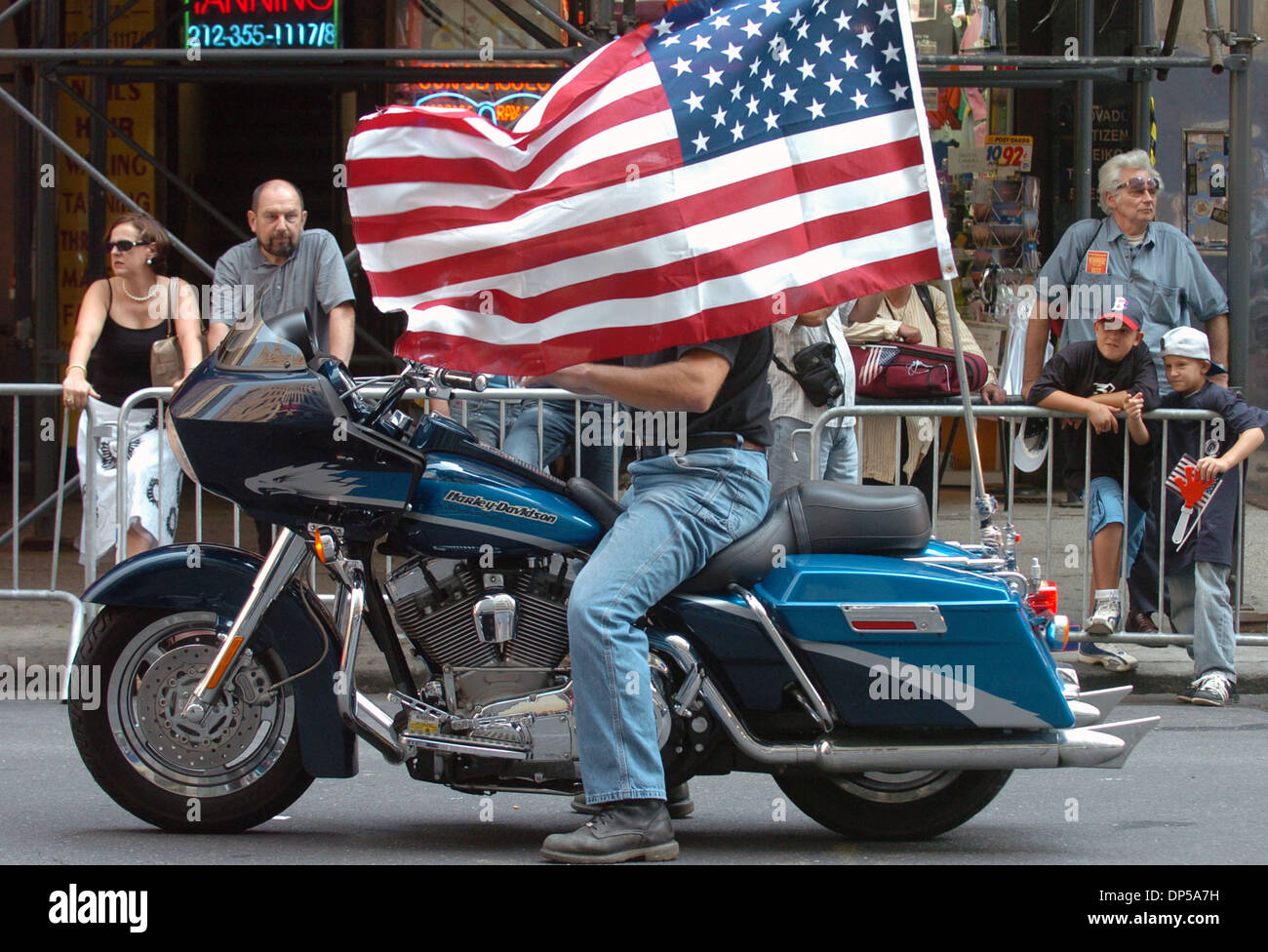 Sep 09, 2006; Manhattan, NY, USA; Harry Dann, a member of the IBEW ...