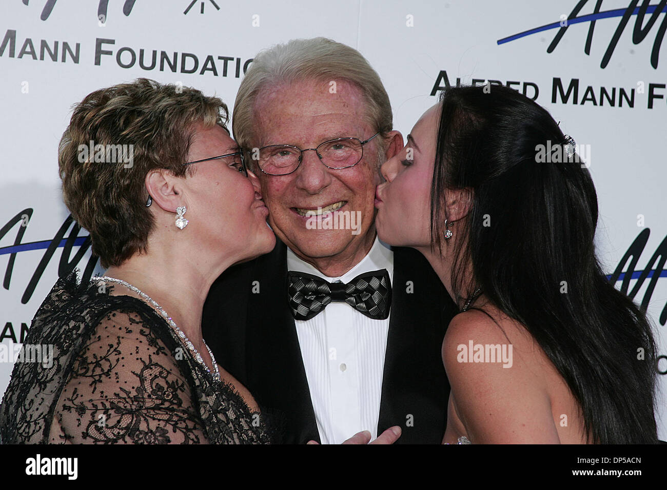 Sep 09, 2006; Beverly Hills, CA, USA; CLAUDE, ALFRED and CASSANDRA MANN ...