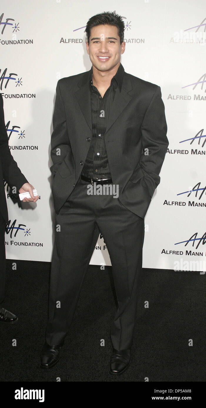 Richard daly actor hi-res stock photography and images - Alamy