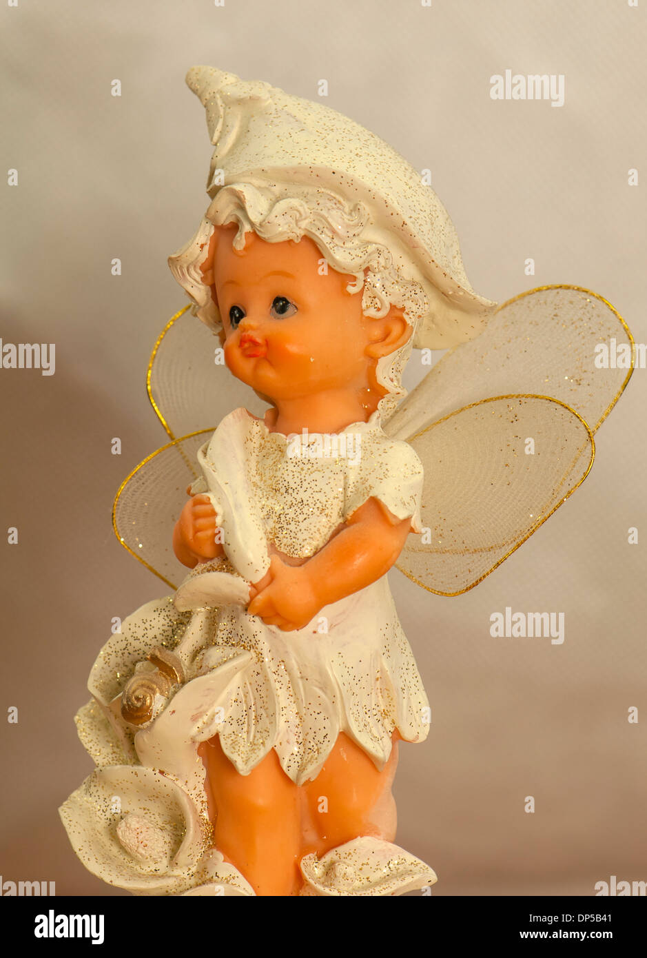 Figurine of angel hi-res stock photography and images - Alamy