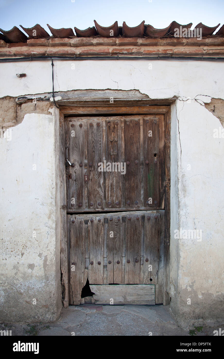 Rusty door gate closed hi-res stock photography and images - Alamy