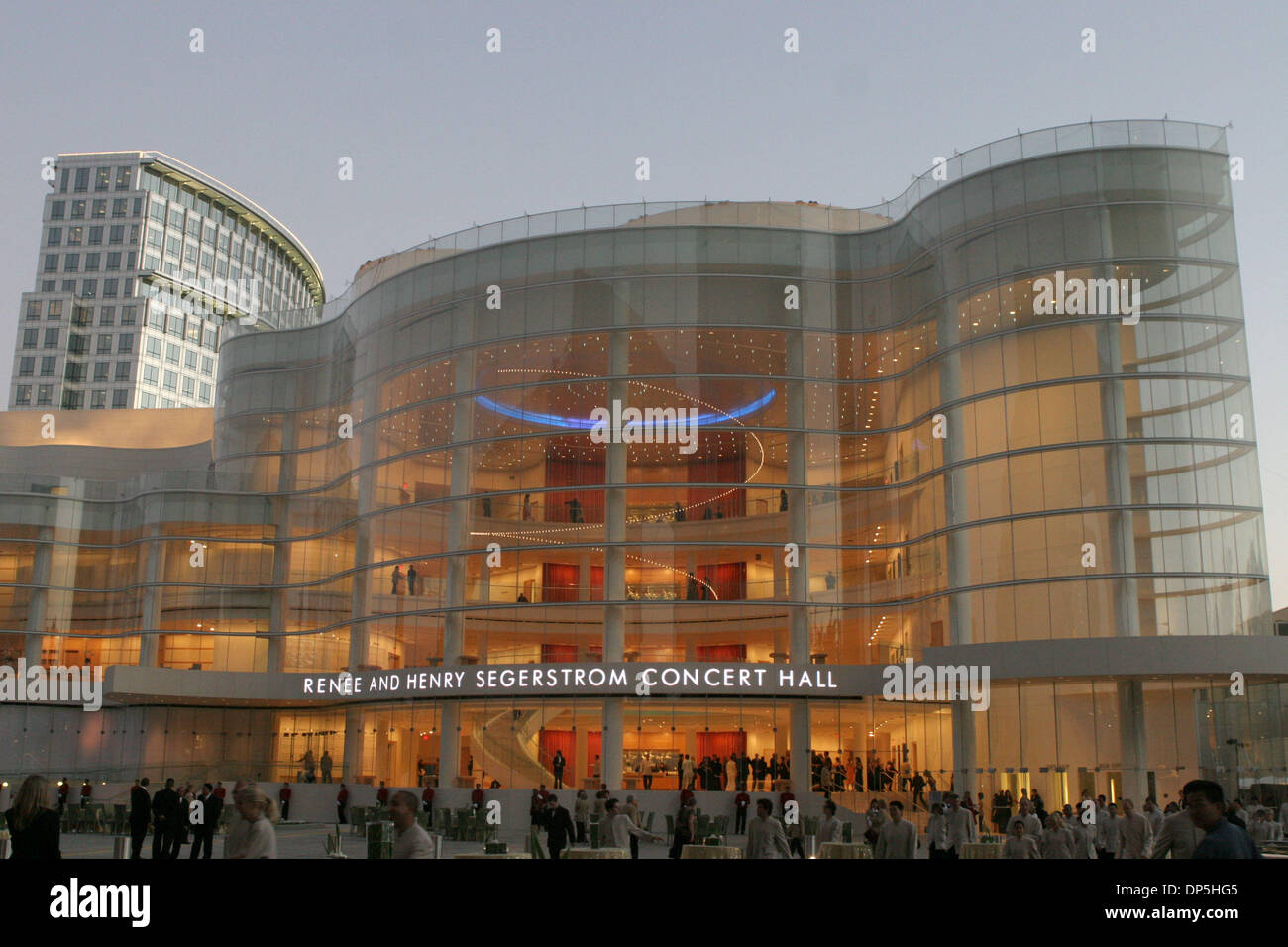 Segerstrom concert hall hi-res stock photography and images - Alamy