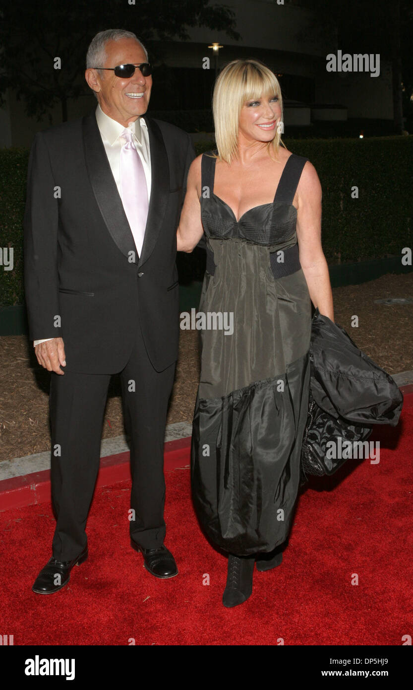 Suzanne somers and husband red carpet event hi-res stock photography ...