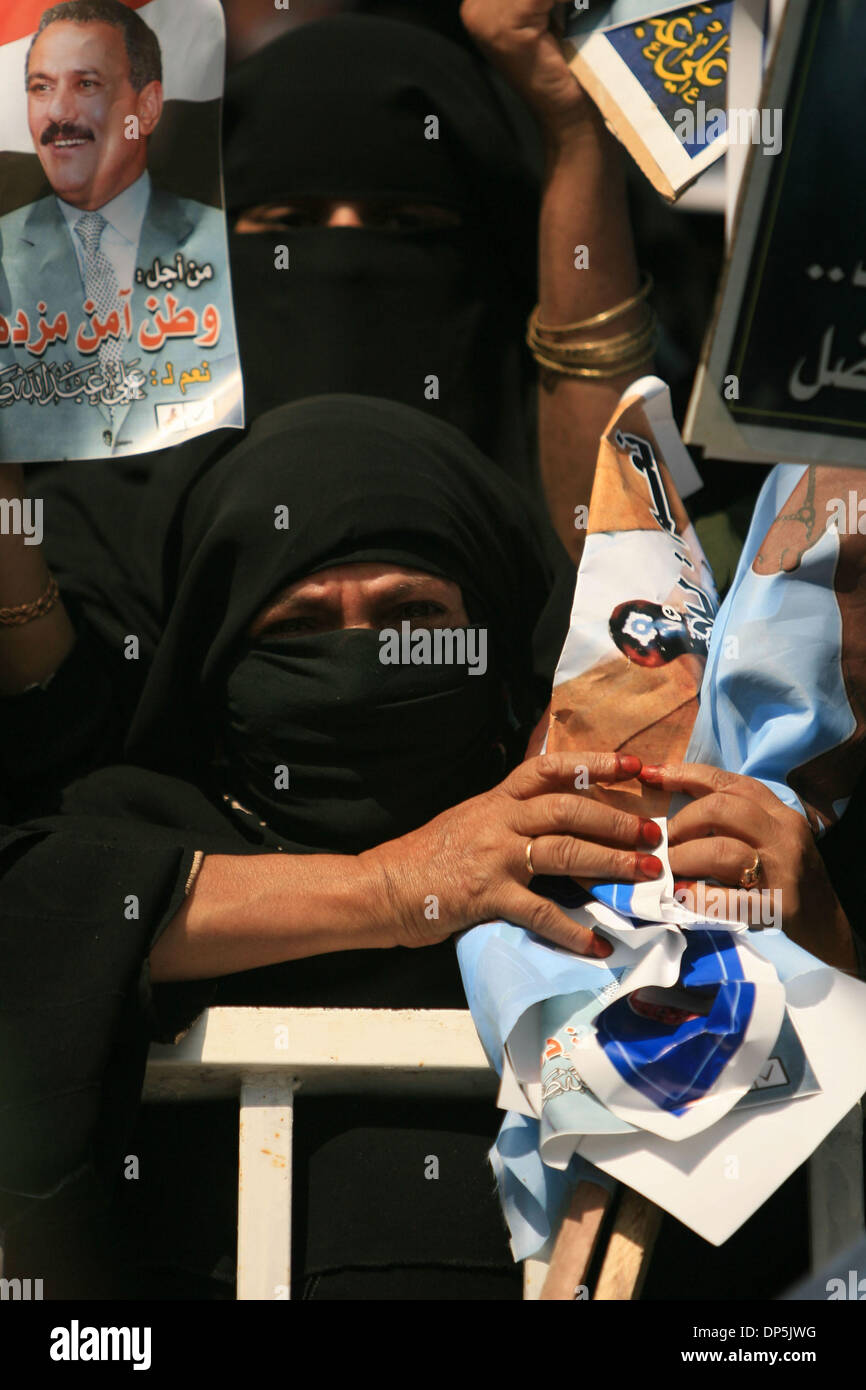 Sep 16, 2006; Dhamar, YEMEN; Many women and young girls arrived to ...