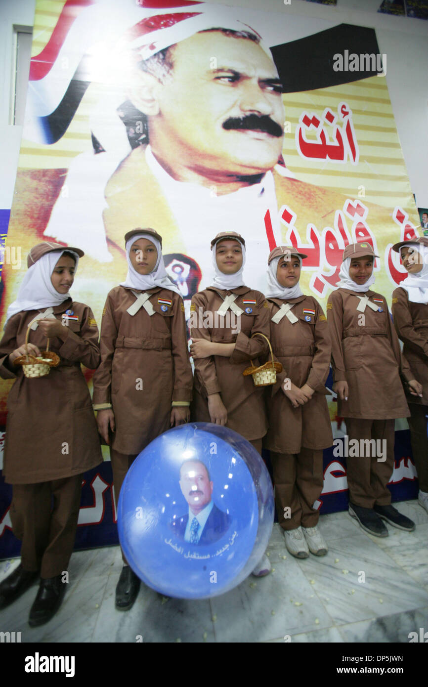 Sep 16, 2006; Dhamar, YEMEN; Many women and young girls arrive to ...