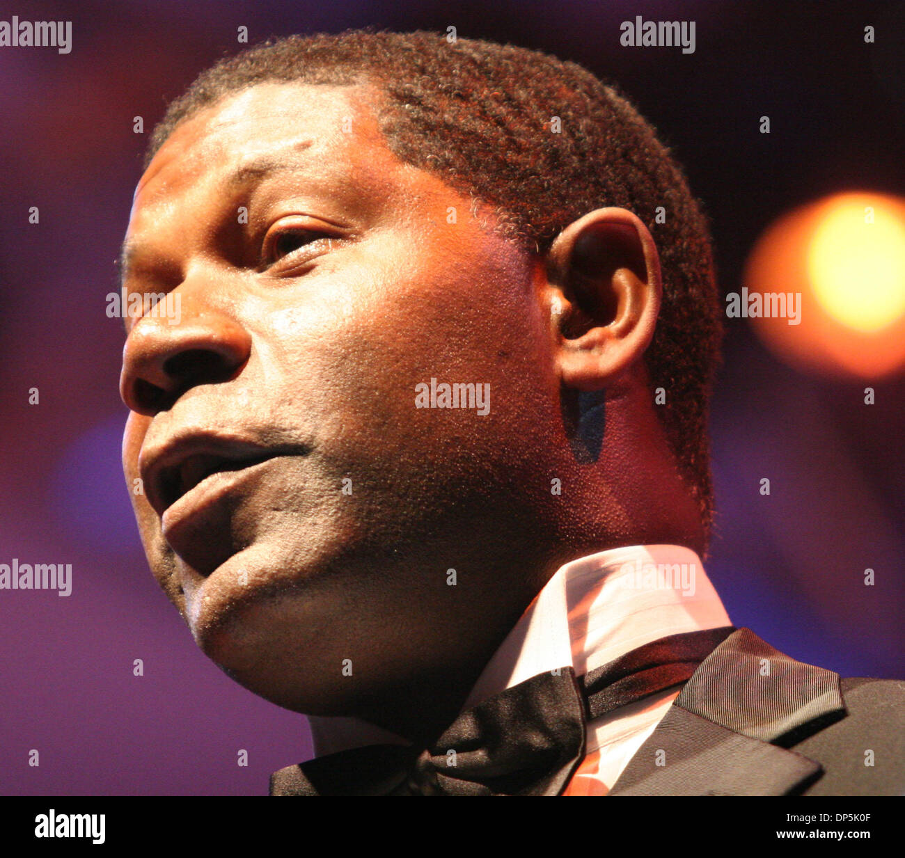 Dennis haysbert 2006 photo credit hi-res stock photography and images ...