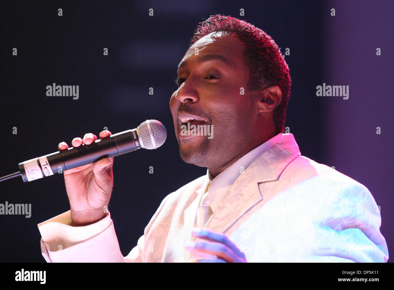 Sep 17, 2006; Temecula, California, USA; TERRY STEELE peforms a tribute ...