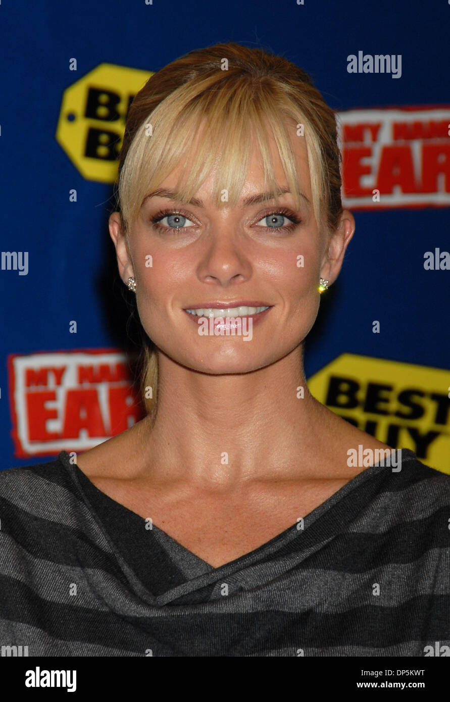 Sep 19, 2006; New York, NY, USA; JAMIE PRESSLY at a Cast DVD signing of ...