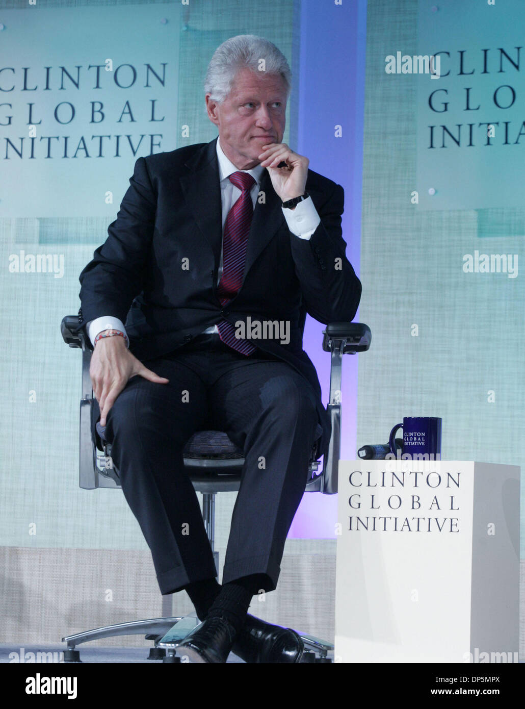 Sep 20, 2006; New York, NY, USA; 42nd President of the United States ...