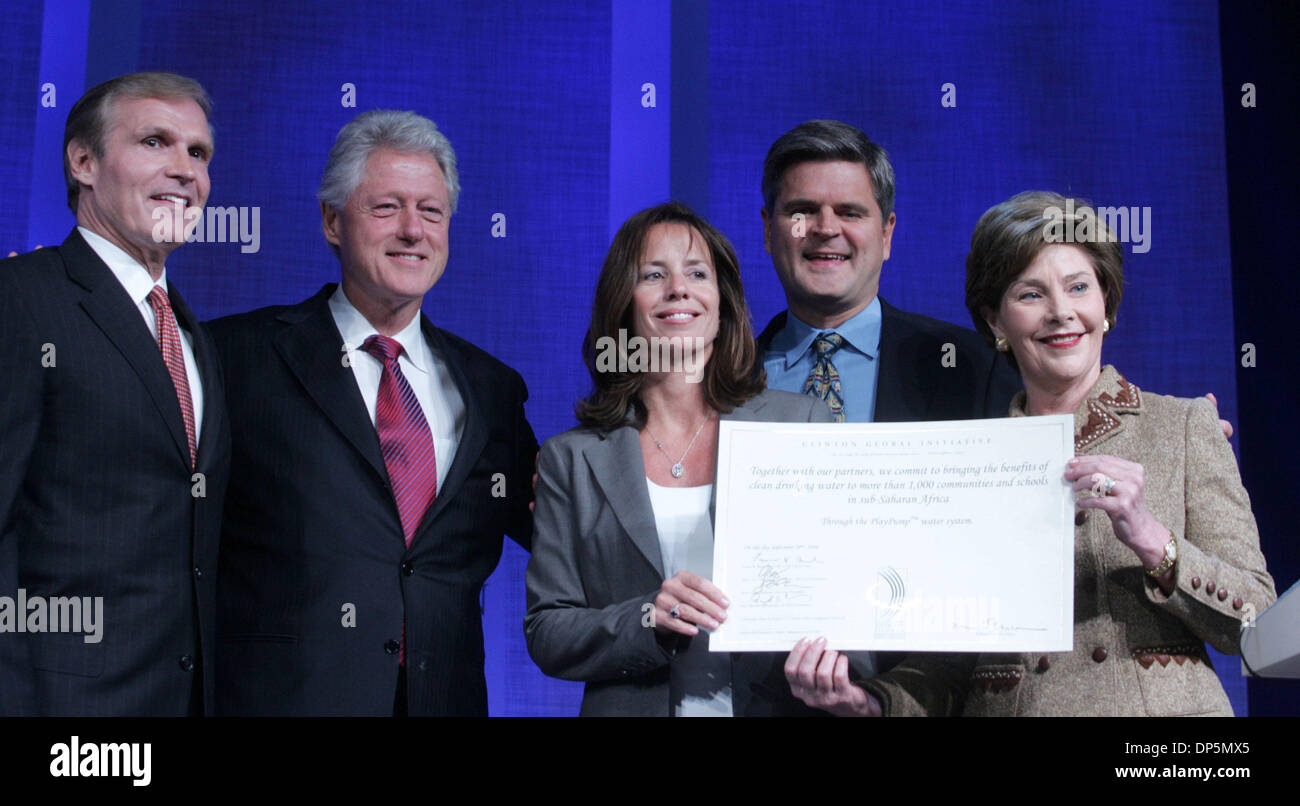 Sep 20, 2006; New York, NY, USA; 42nd President of the United States ...