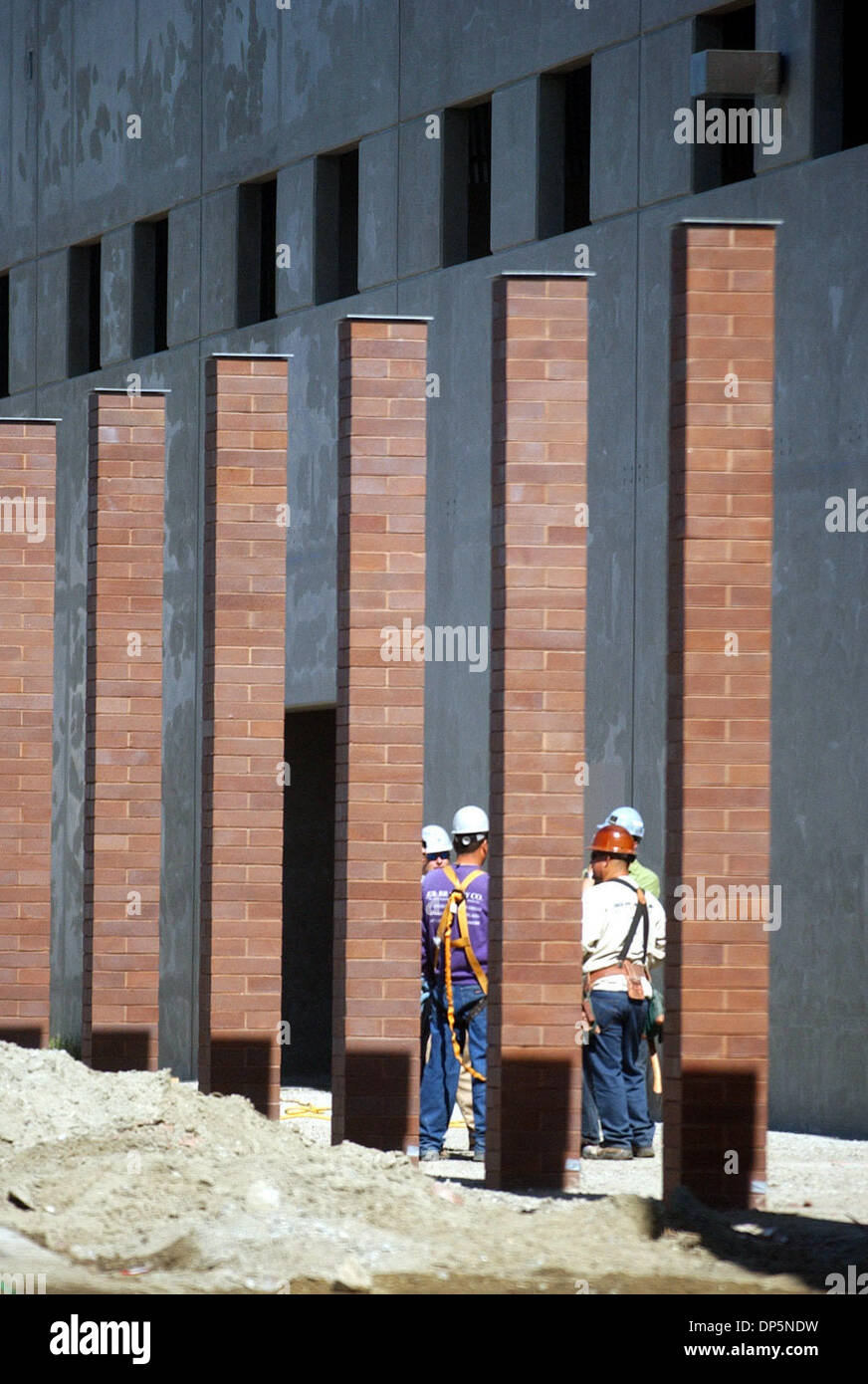 20 times square building hi-res stock photography and images - Alamy