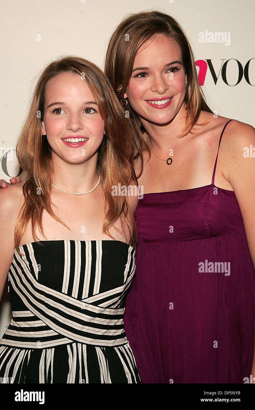 Kay panabaker young hi-res stock photography and images - Alamy