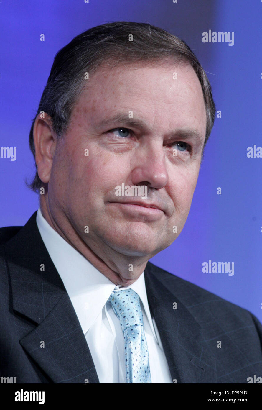 Ceo h lee scott, jr hi-res stock photography and images - Alamy