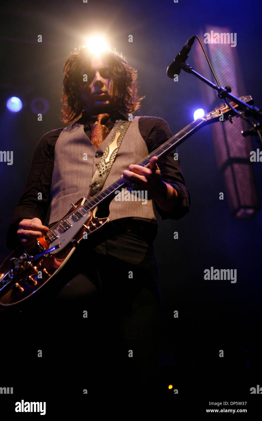 The raconteurs 2006 hi-res stock photography and images - Alamy