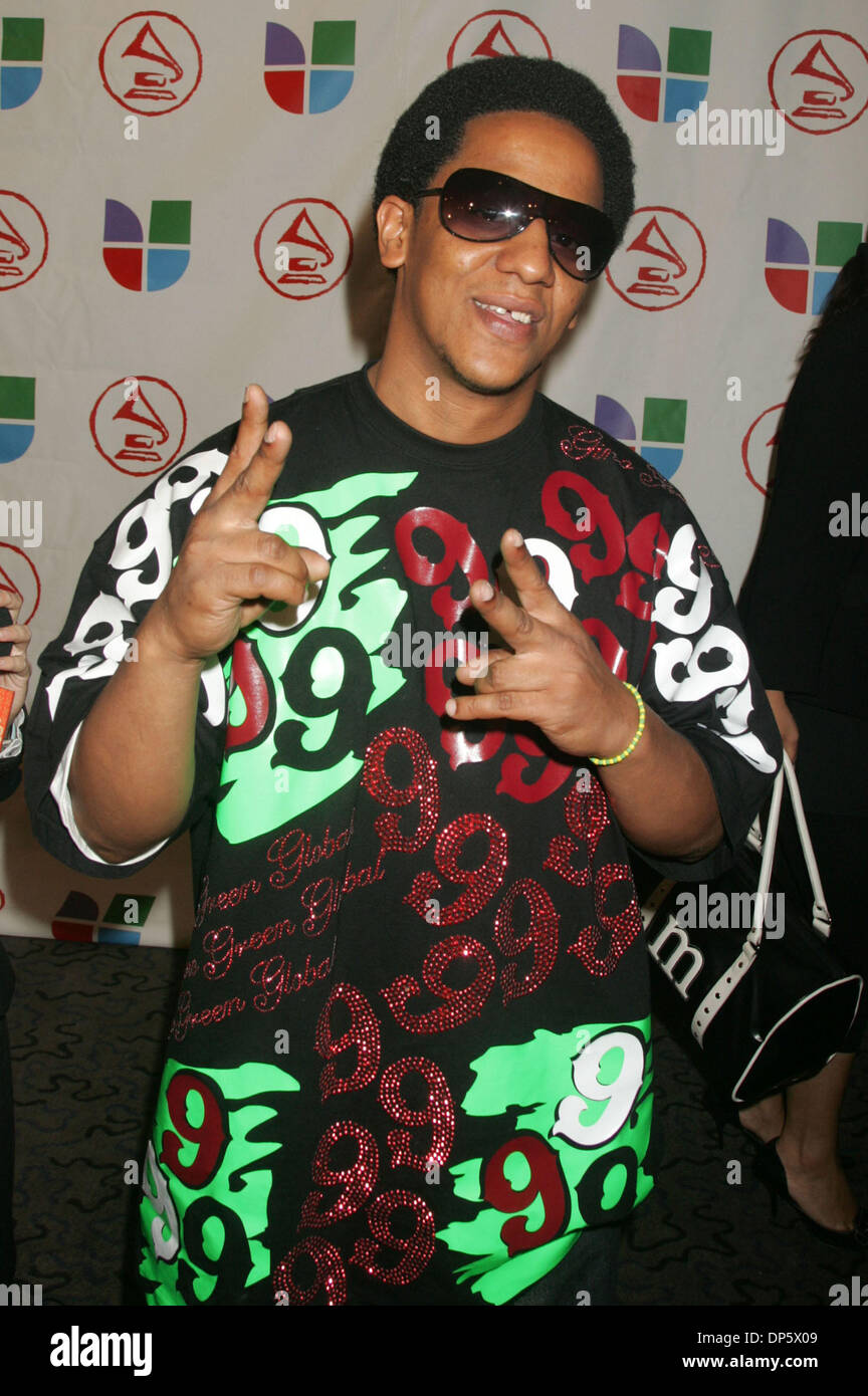 Tego Calderon Logo No Pasa De Moda By Tego Calderón On Beatsource
