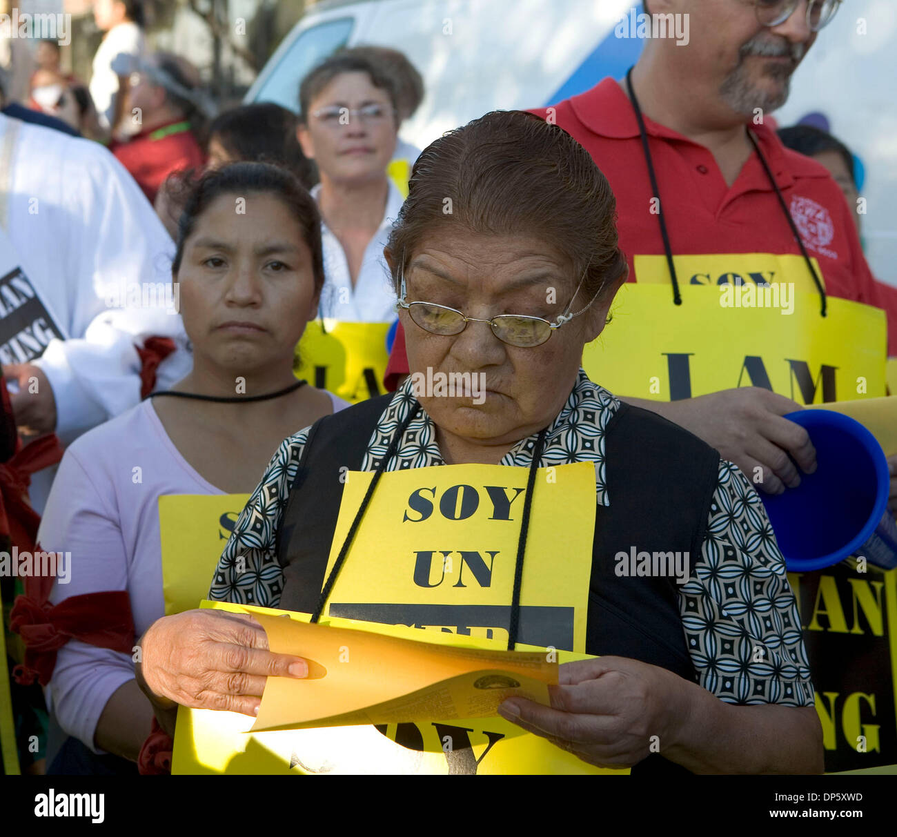 Sep 28, 2006; Los Angeles, CA, USA; Hundreds of labor activists line up ...