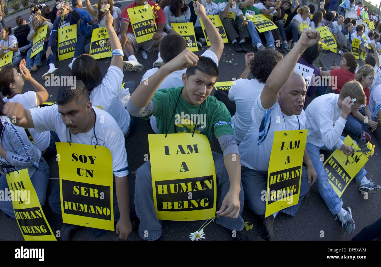 Sep 28, 2006; Los Angeles, CA, USA; Hundreds of labor activists line up ...