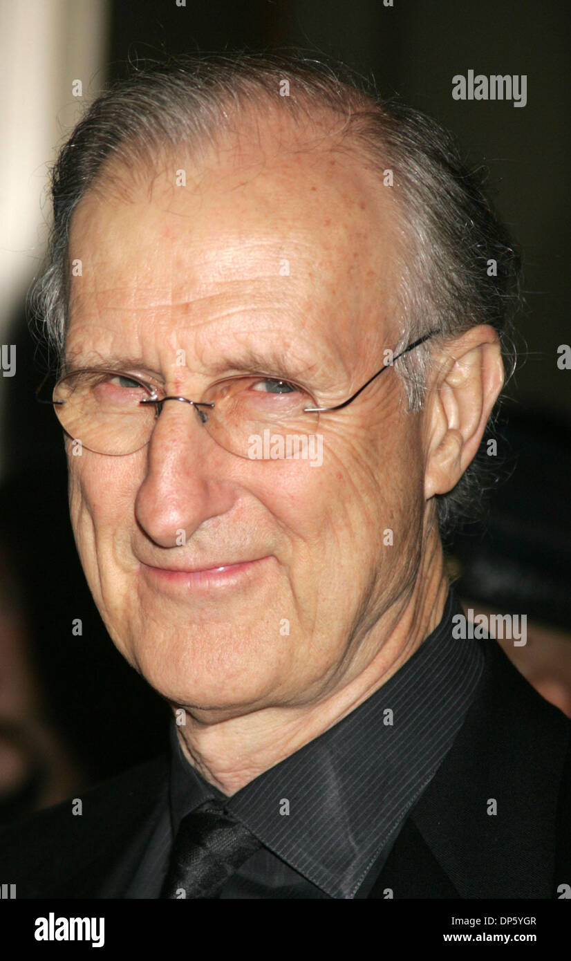 James cromwell the queen hi-res stock photography and images - Alamy
