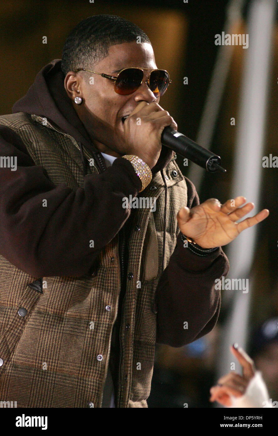 Sep 29 2006; New York, NY, USA; Hip hop artist NELLY performs on the ...