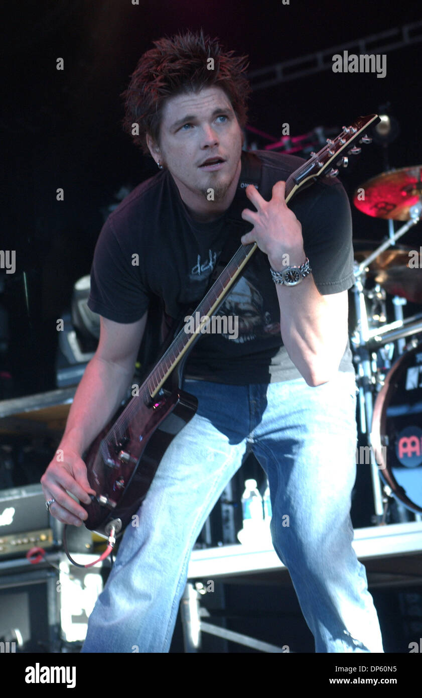 Crossfade Lead Singer