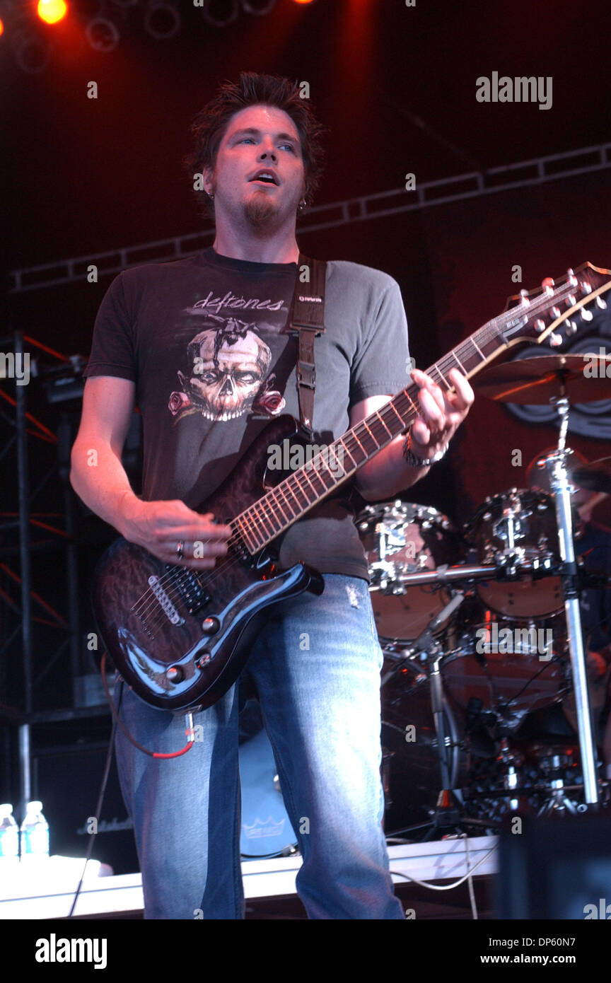 Crossfade Lead Singer