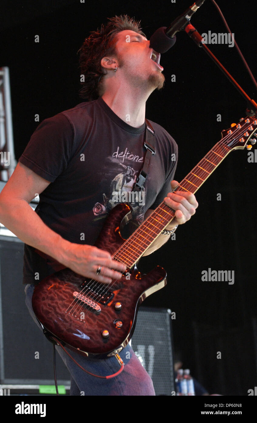 Crossfade Lead Singer