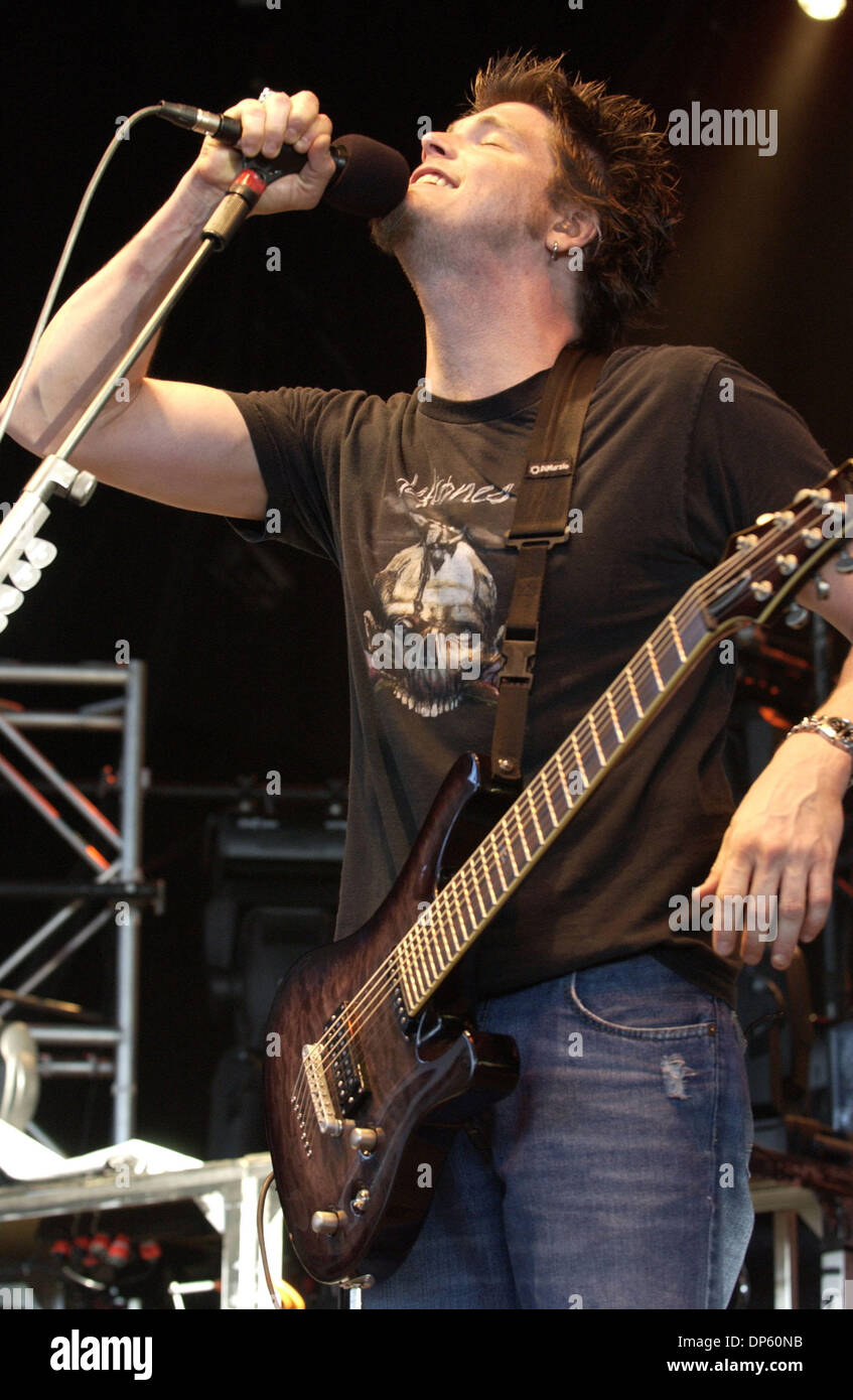 Crossfade Lead Singer