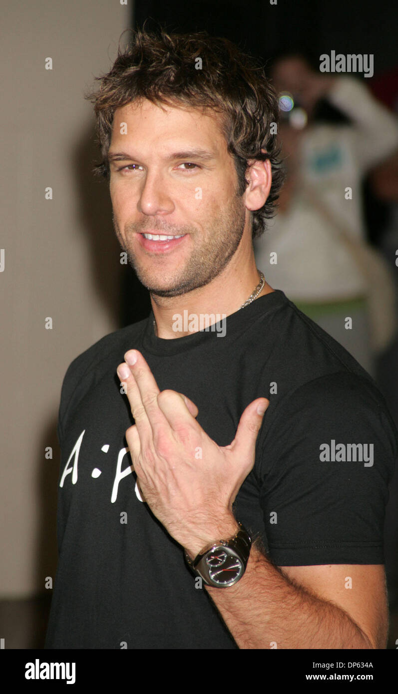 Oct 04, 2006; New York, NY, USA; Actor DANE COOK exits after his ...