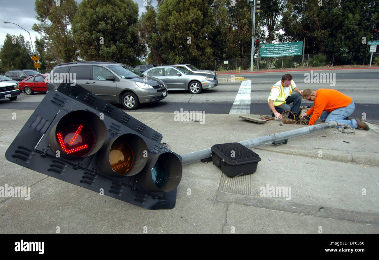Mandatory signal hi-res stock photography and images - Alamy