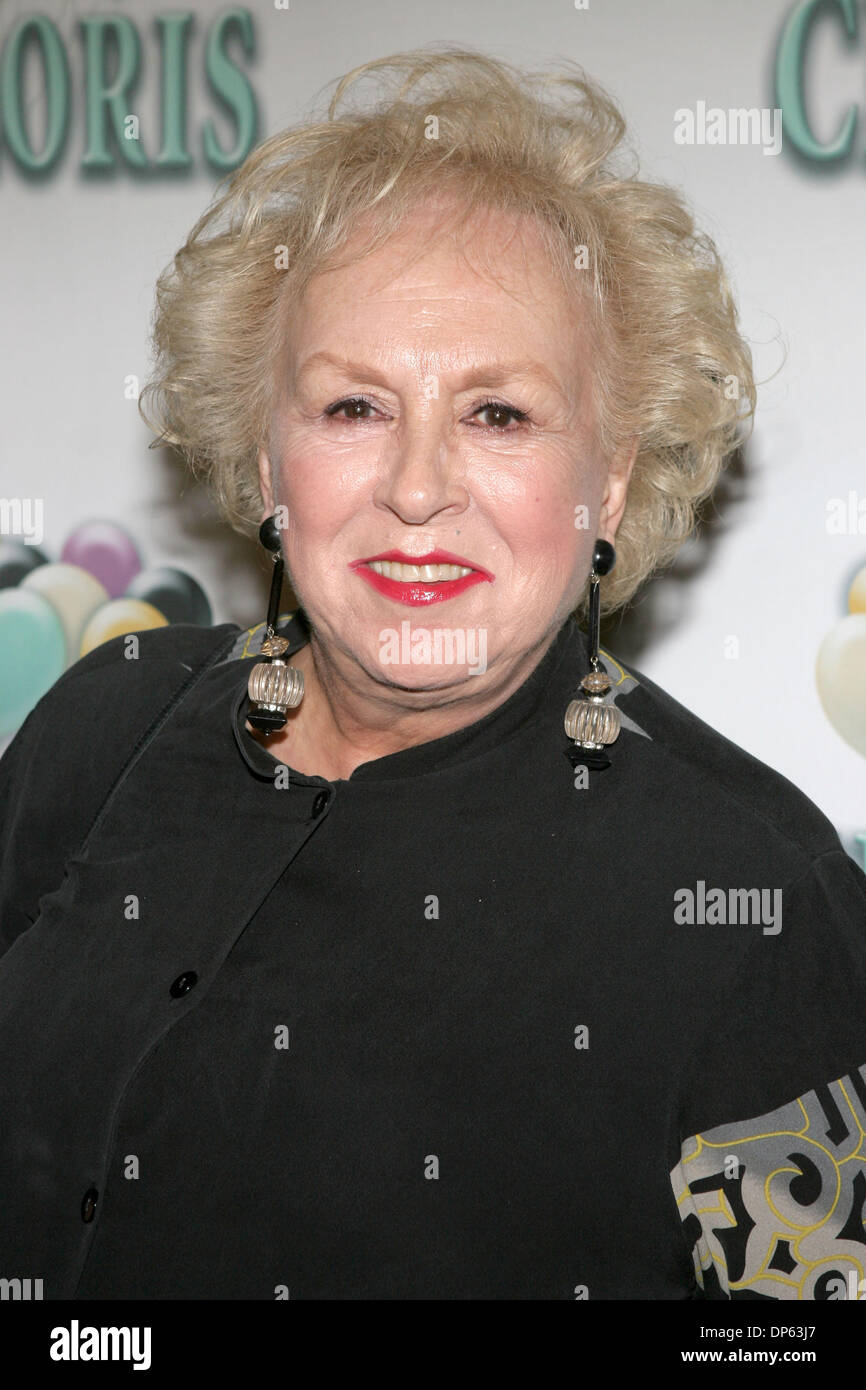 Oct 05, 2006; Beverly Hills, CA, USA; Actress DORIS ROBERTS arrives at ...