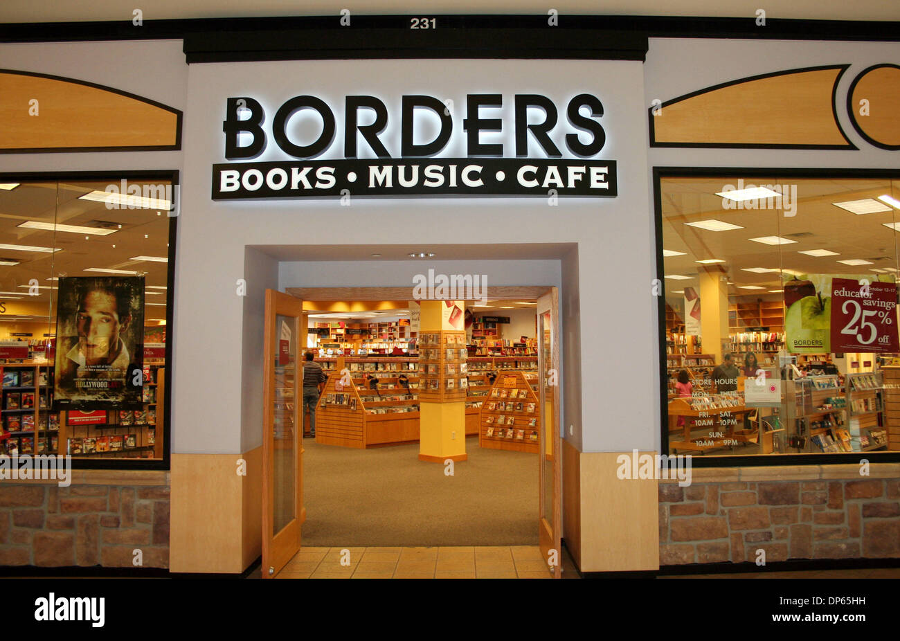 2005 movies hi-res stock photography and images - Alamy