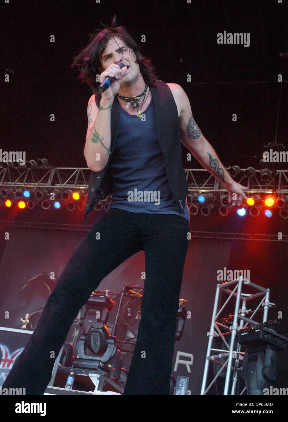 Oct 01, 2006; Raleigh, NC, USA; Singer AUSTIN WINKLER of the band ...