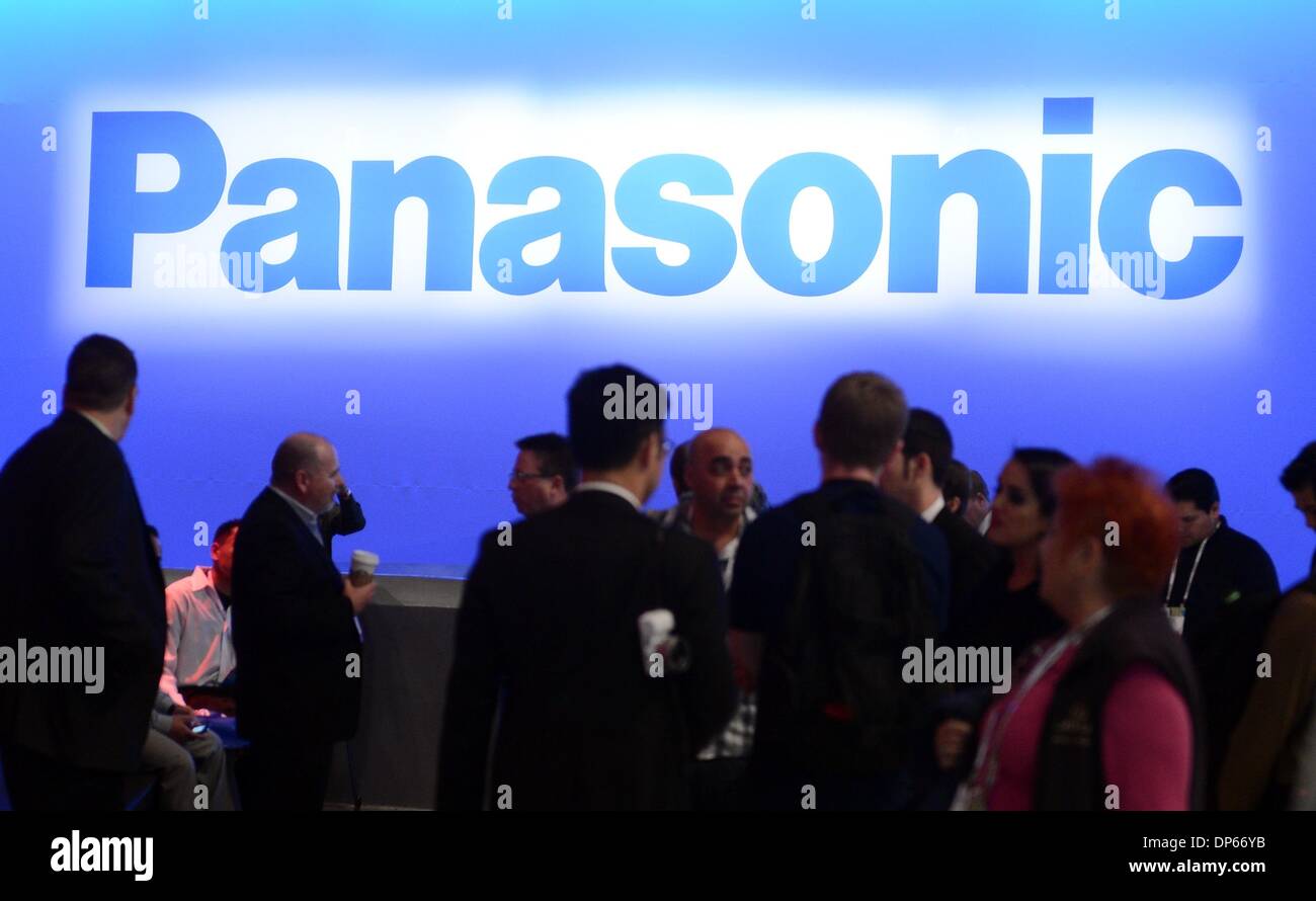 Panasonic booth hi-res stock photography and images - Alamy