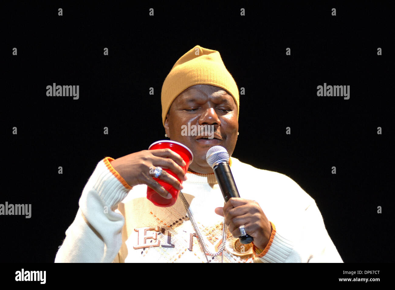 Oct 07, 2006; Norfolk, VA, USA; Comedian EARTHQUAKE works the crowd at ...