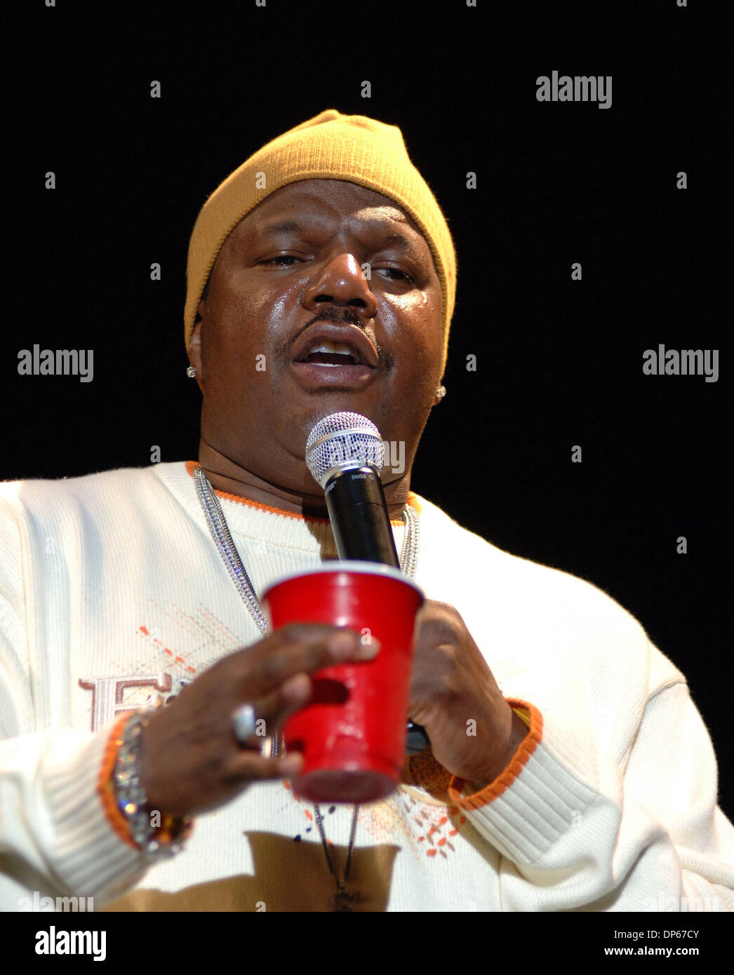 Oct 07, 2006; Norfolk, VA, USA; Comedian EARTHQUAKE works the crowd at ...