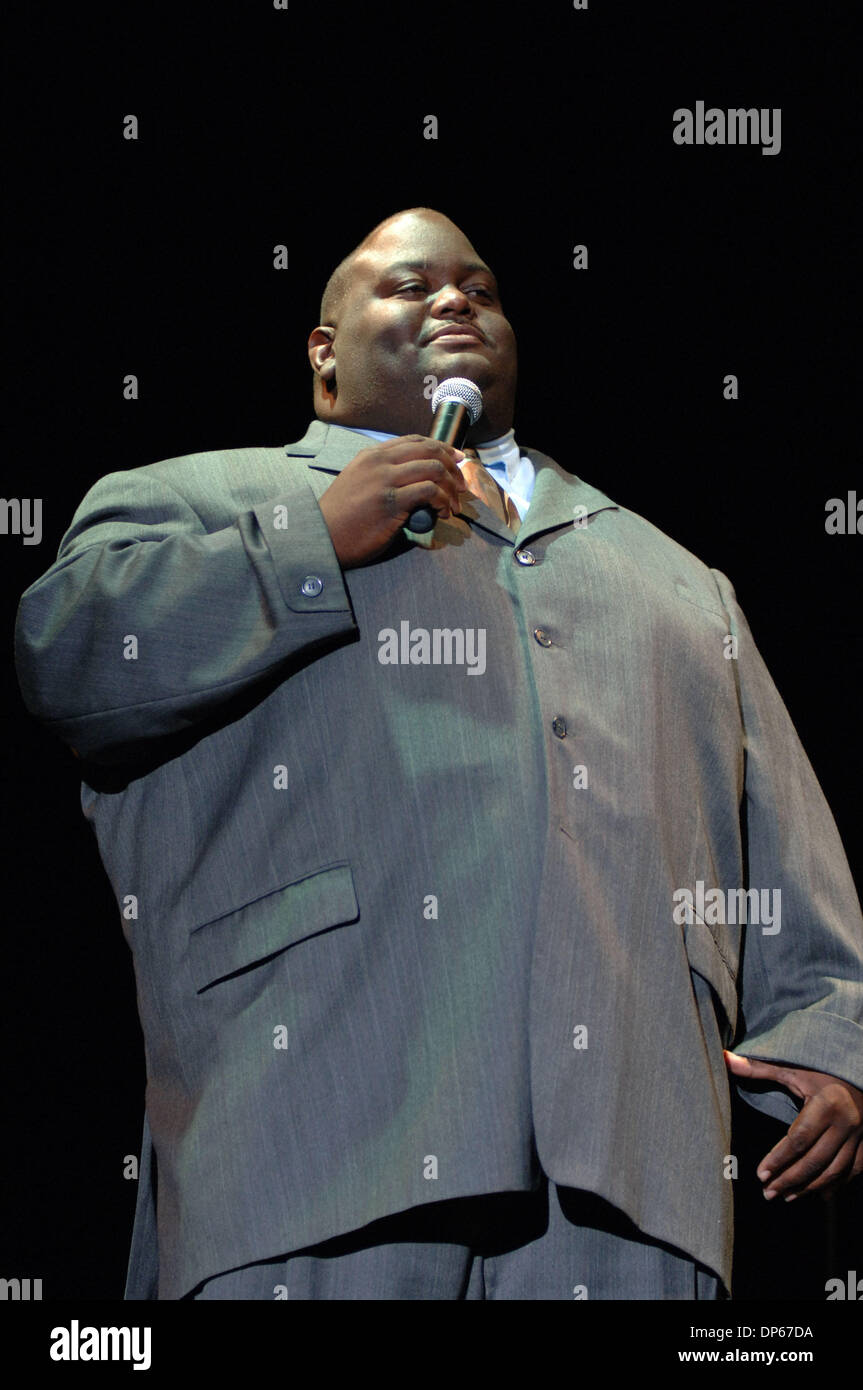 Oct 07, 2006; Norfolk, VA, USA; Comedian LAVELL CRAWFORD works the ...