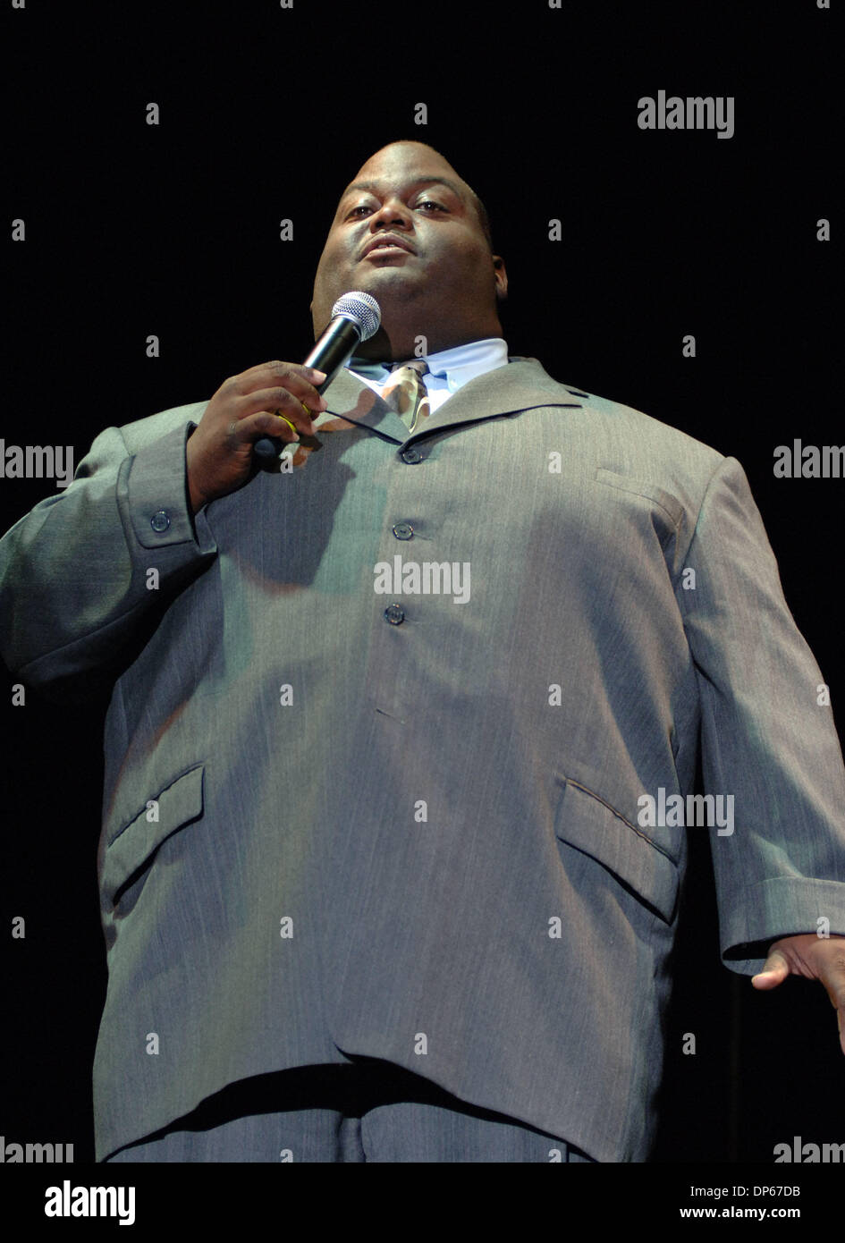 Oct 07, 2006; Norfolk, VA, USA; Comedian LAVELL CRAWFORD works the ...
