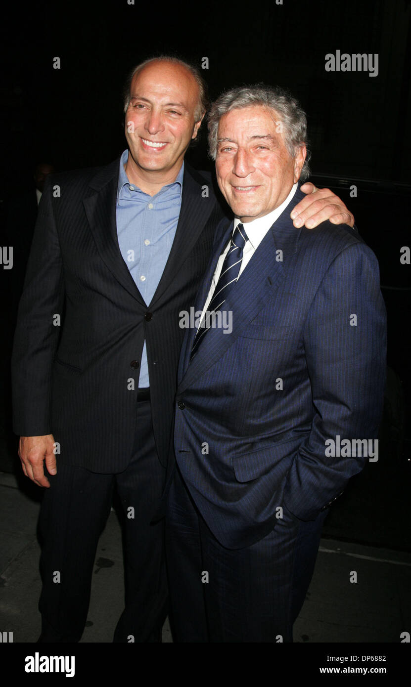 Oct 09, 2006; New York, NY, USA; Singer TONY BENNETT and his son DANNY ...
